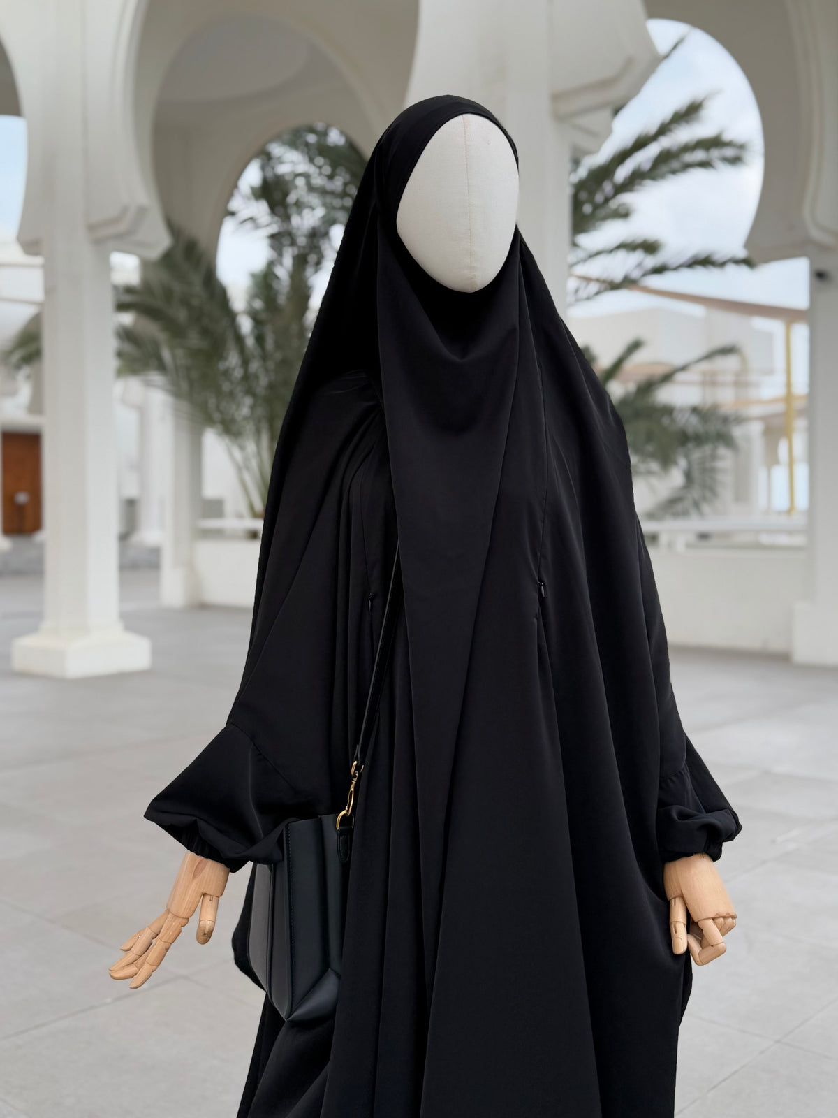 Jilbab Tawus Noir – Basmastour